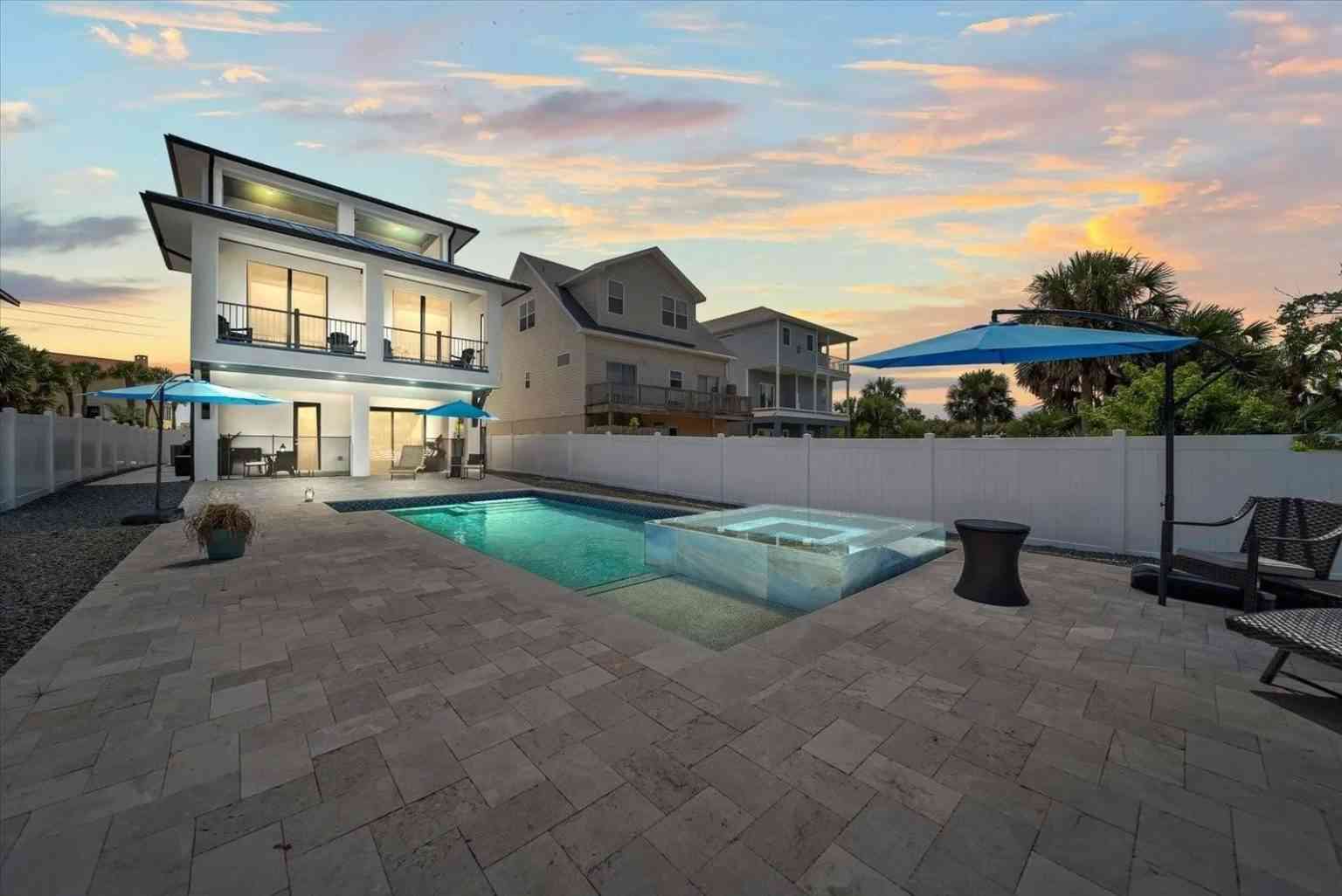 Choosing the Right Gunite Pool Shapes and Sizes for Your Palm Coast Home